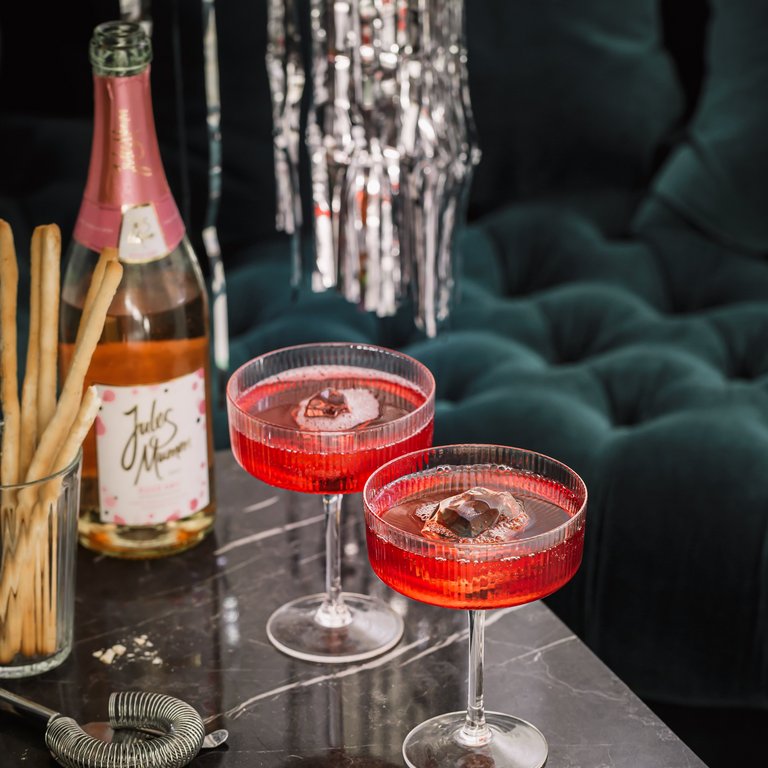 "Moulin Rouge Cocktail - Eleganz und Geschmack | Jules Mumm